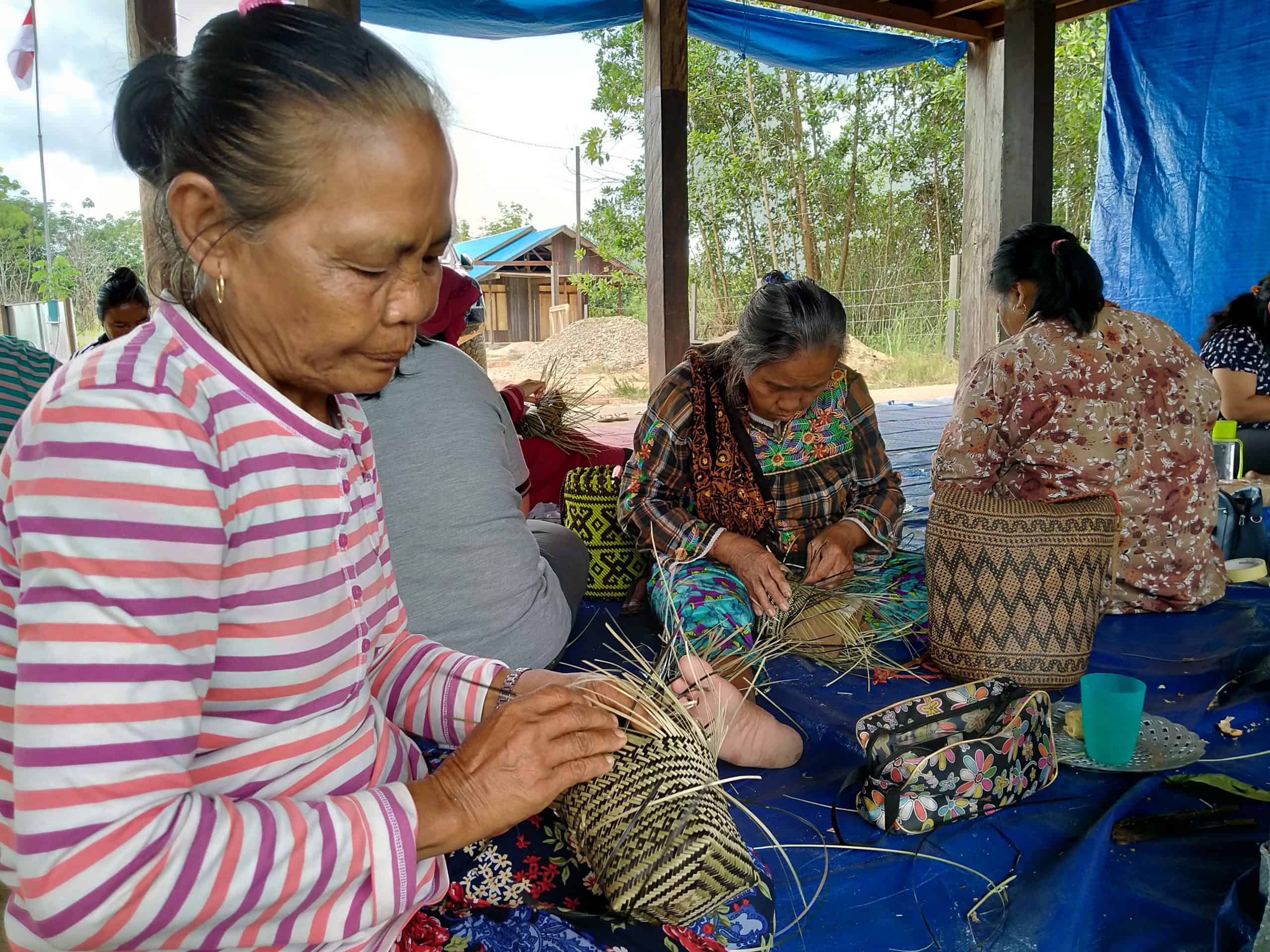 Bamboo gives indigenous handicrafts new life - Save the Orangutan - UK